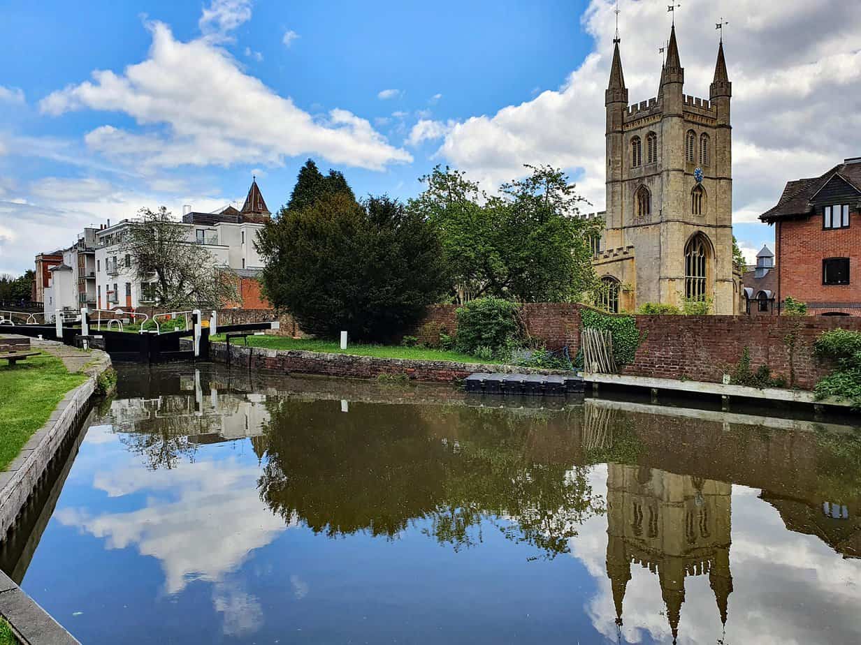 Berkshire: realeza y aventura - Copywrite Colombia